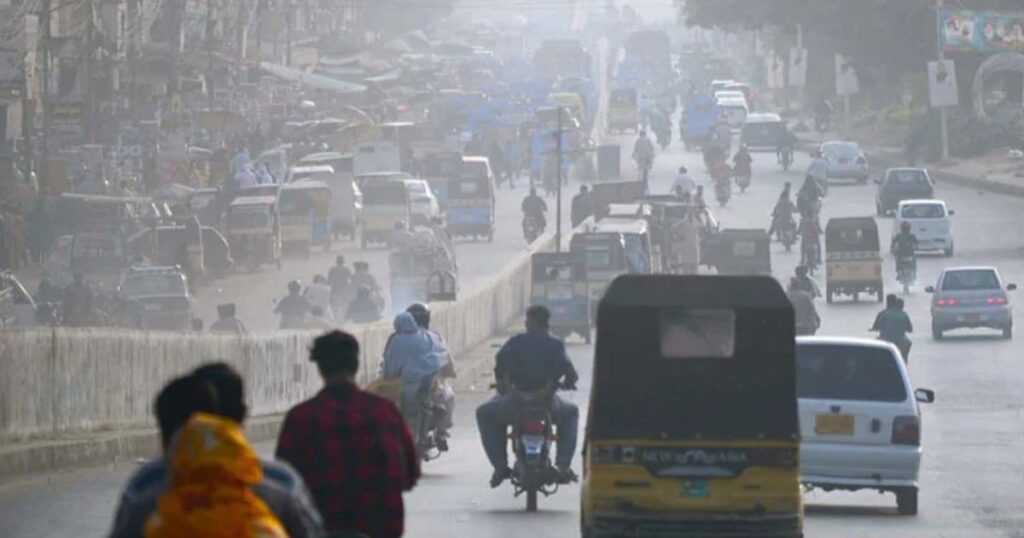 Cold Wave and Strong Winds Hit Karachi as Temperature Drops